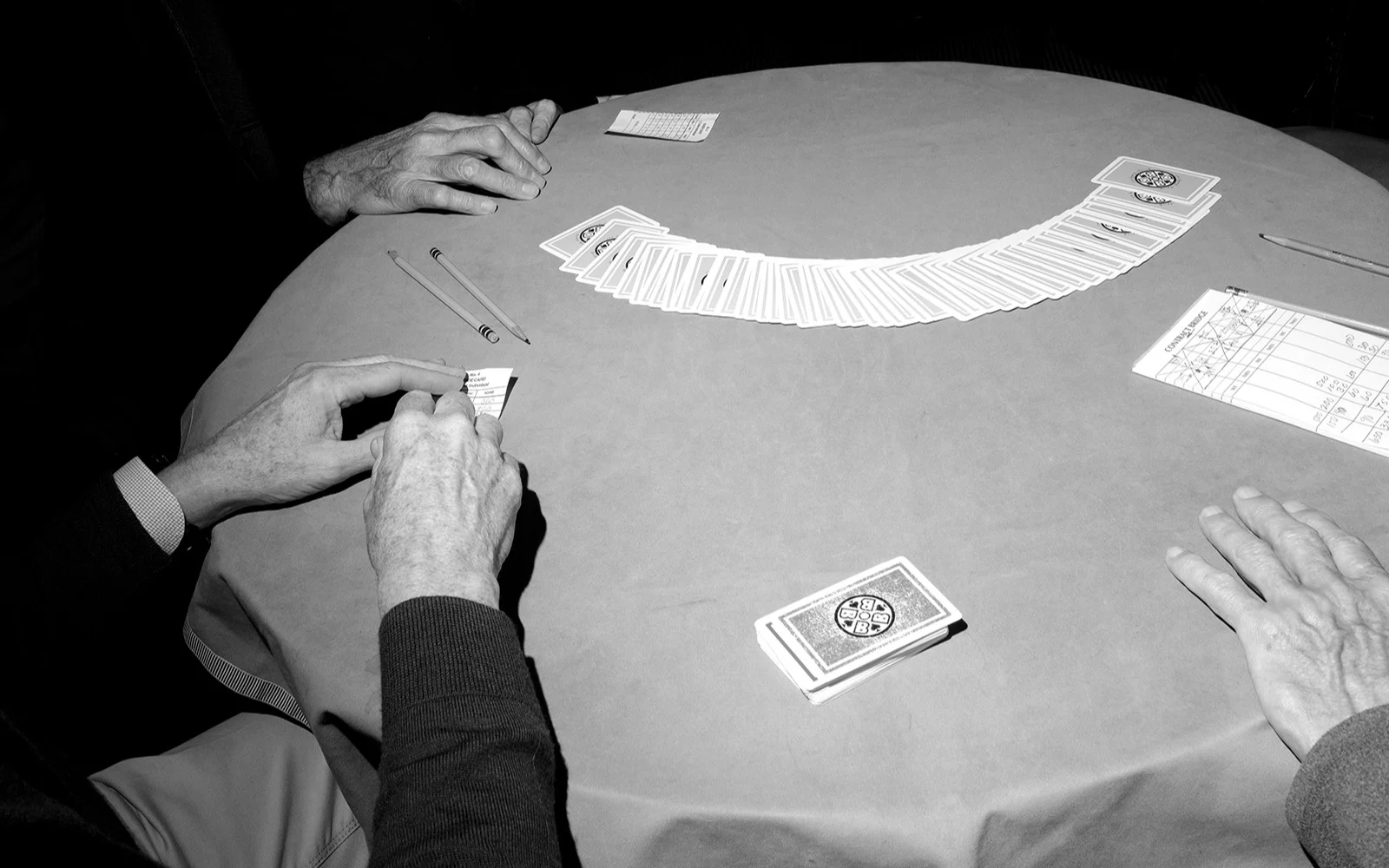 WePresent | Bess Adler photographs New York’s bustling Bridge clubs