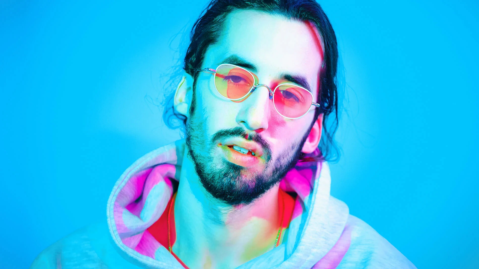 WePresent | Watch Lomepal’s unique Colors session in Berlin