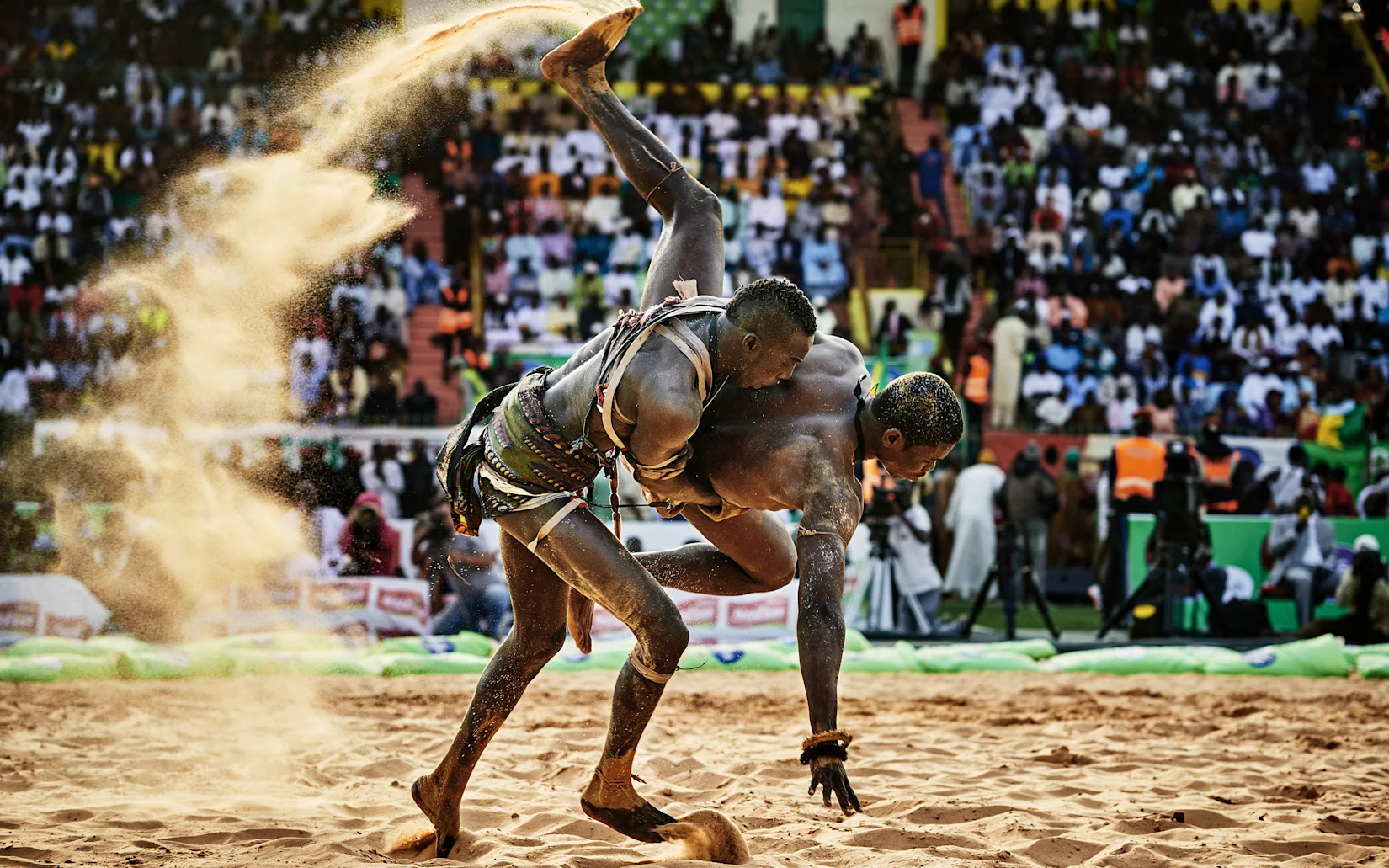 WePresent | Christian Bobst shows us Senegal’s Gris-gris wrestlers