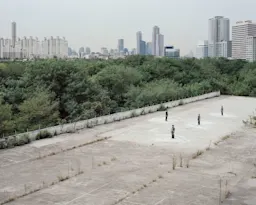 WePresent | Sam Nicklin celebrates everyday objects in color-coded ...