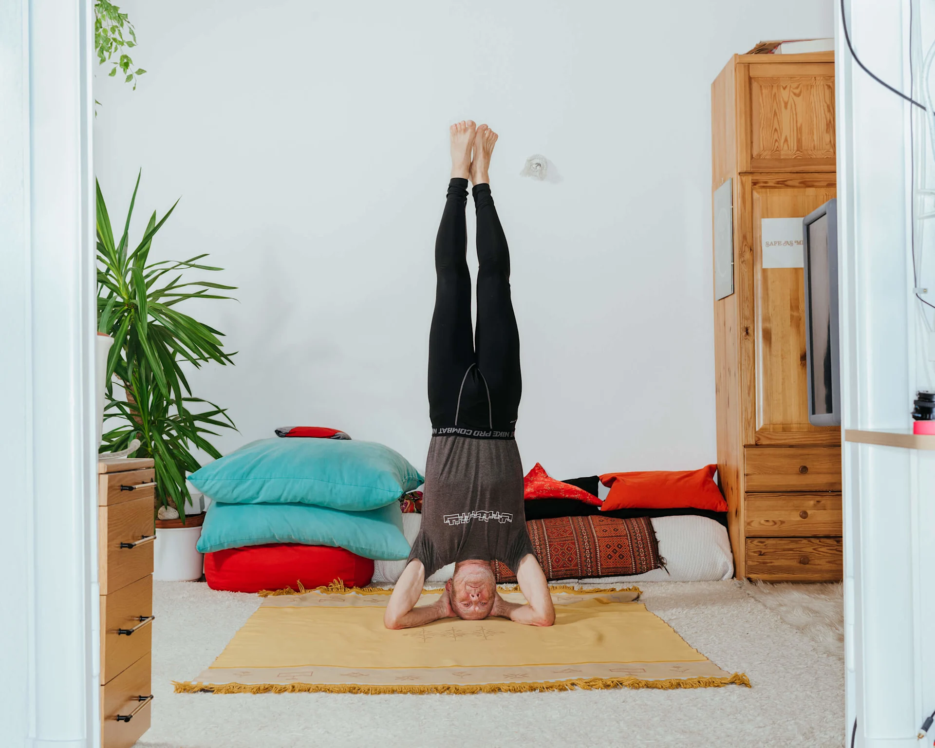 WePresent | Meet the 70-year-old techno DJ Robot Bennett