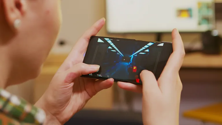 Phone Game Addiction: Recognizing and Breaking Mobile Gaming Dependencies