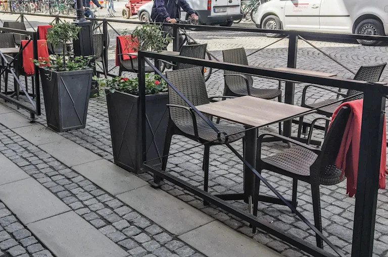 Stable Table - Stabile borde til udendørs servering