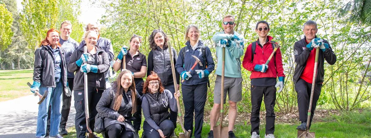 Race Crew volunteer for Sustainable Shorelines in Seattle | Clipper ...