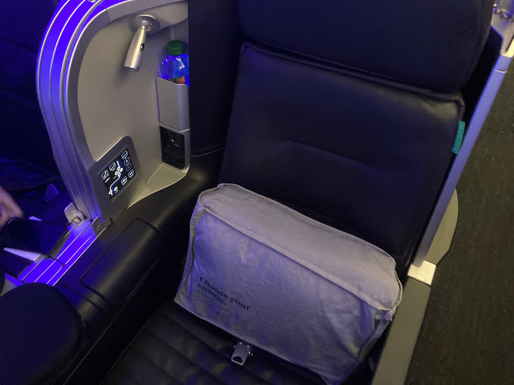 JetBlue Mint Class: What It’s Like and How To Fly for Less