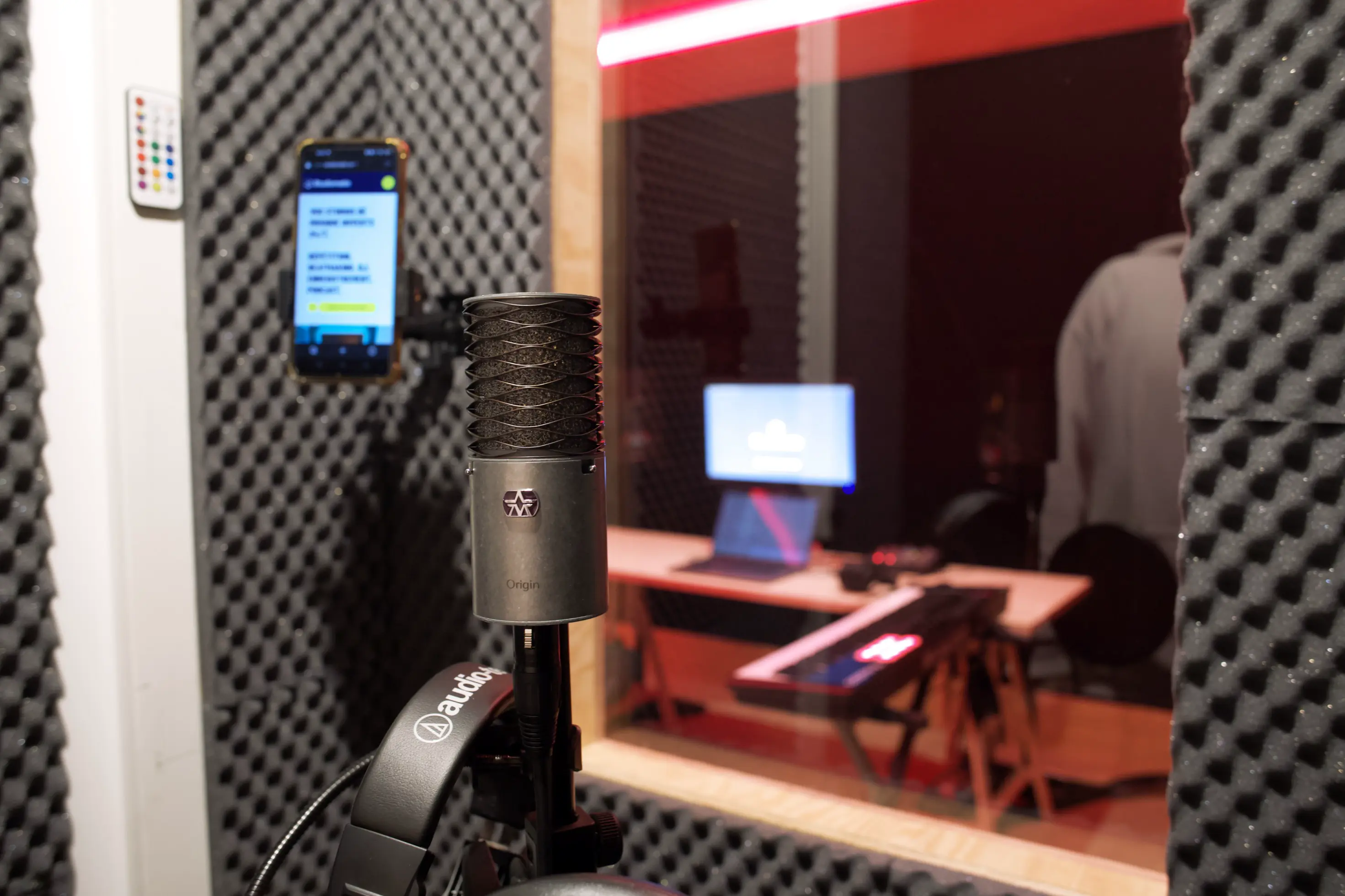 Book Studiomatic's Studio 4 at Saint-Denis - Studiomatic