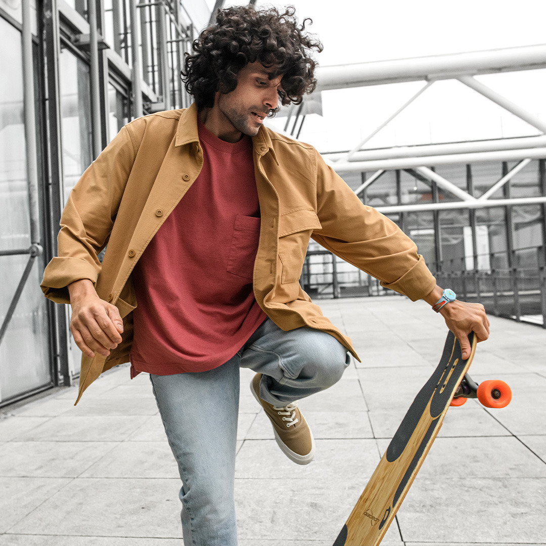 Swatch welcomes to its Proteam a virtuoso in the world of longboard ...