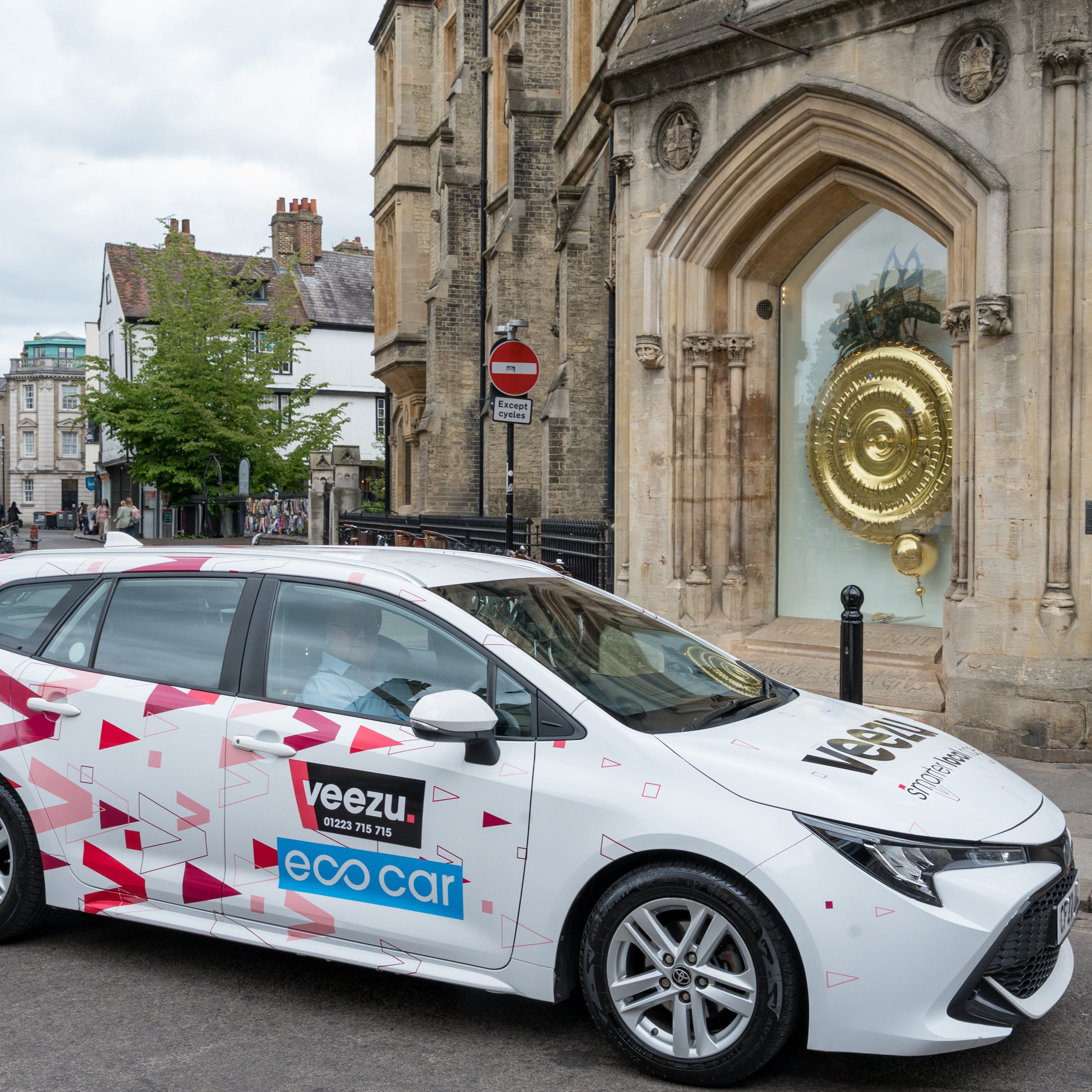 Cambridge’s Largest Private Hire Operator, Panther Taxis, Rebrands as Veezu