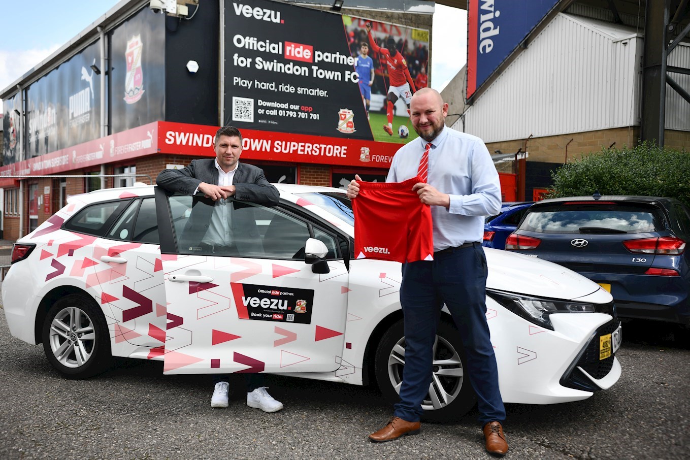 Veezu named as Official Ride Partner for Swindon Town Football Club