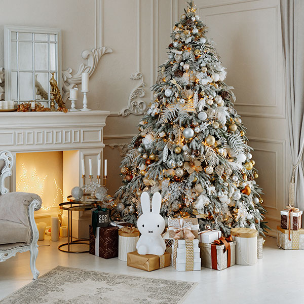 Comment décorer un sapin de Noël blanc ? - Gamm vert