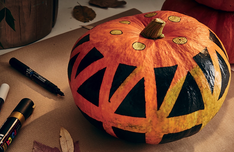 Peindre des citrouilles pour une décoration d'Halloween - Jardiland