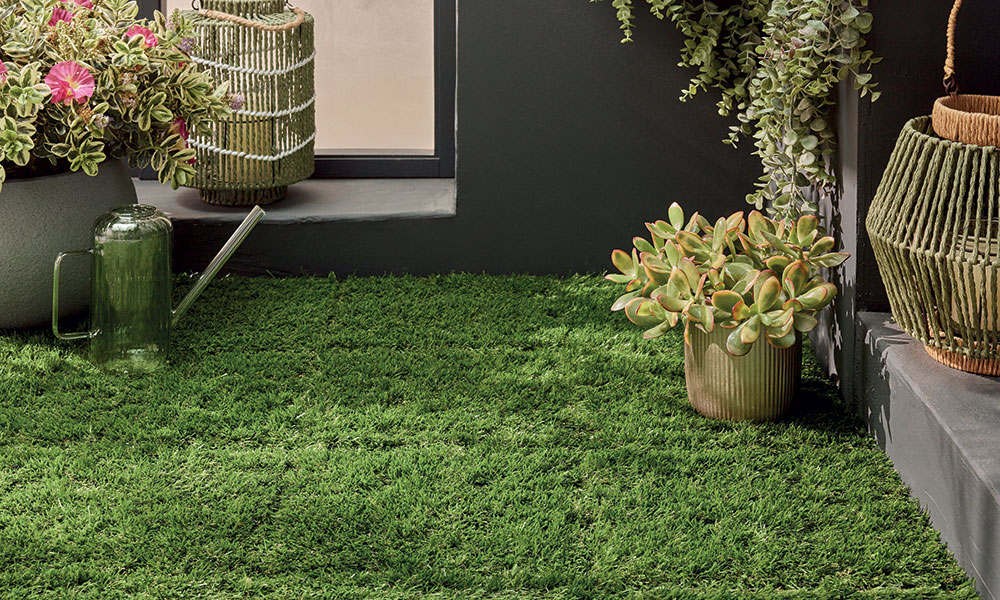 Comment habiller une terrasse de gazon synthétique et de bois ? - Gamm vert