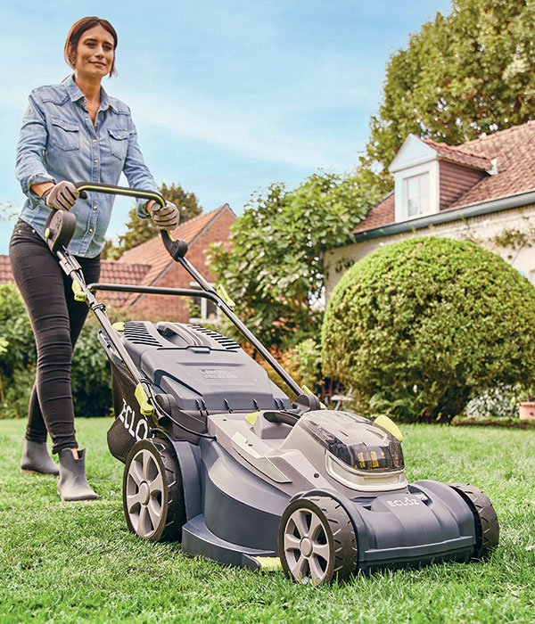 Un gazon parfait avec les tondeuses Jardiland - Jardiland