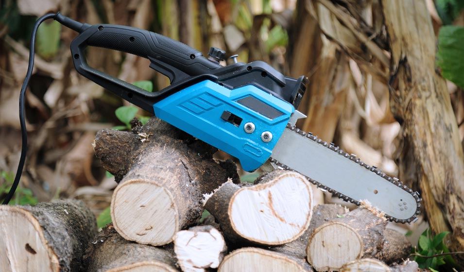 Comment bien choisir sa tronçonneuse ? - Jardiland