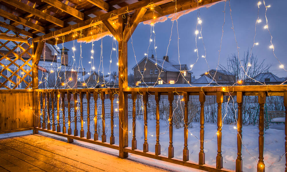 6 idées pour décorer son balcon à Noël - Gamm vert