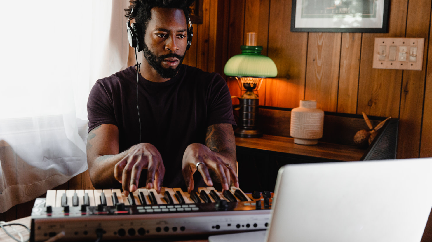 Songwriting Tips — How To Write Incredible Songs In Any Genre