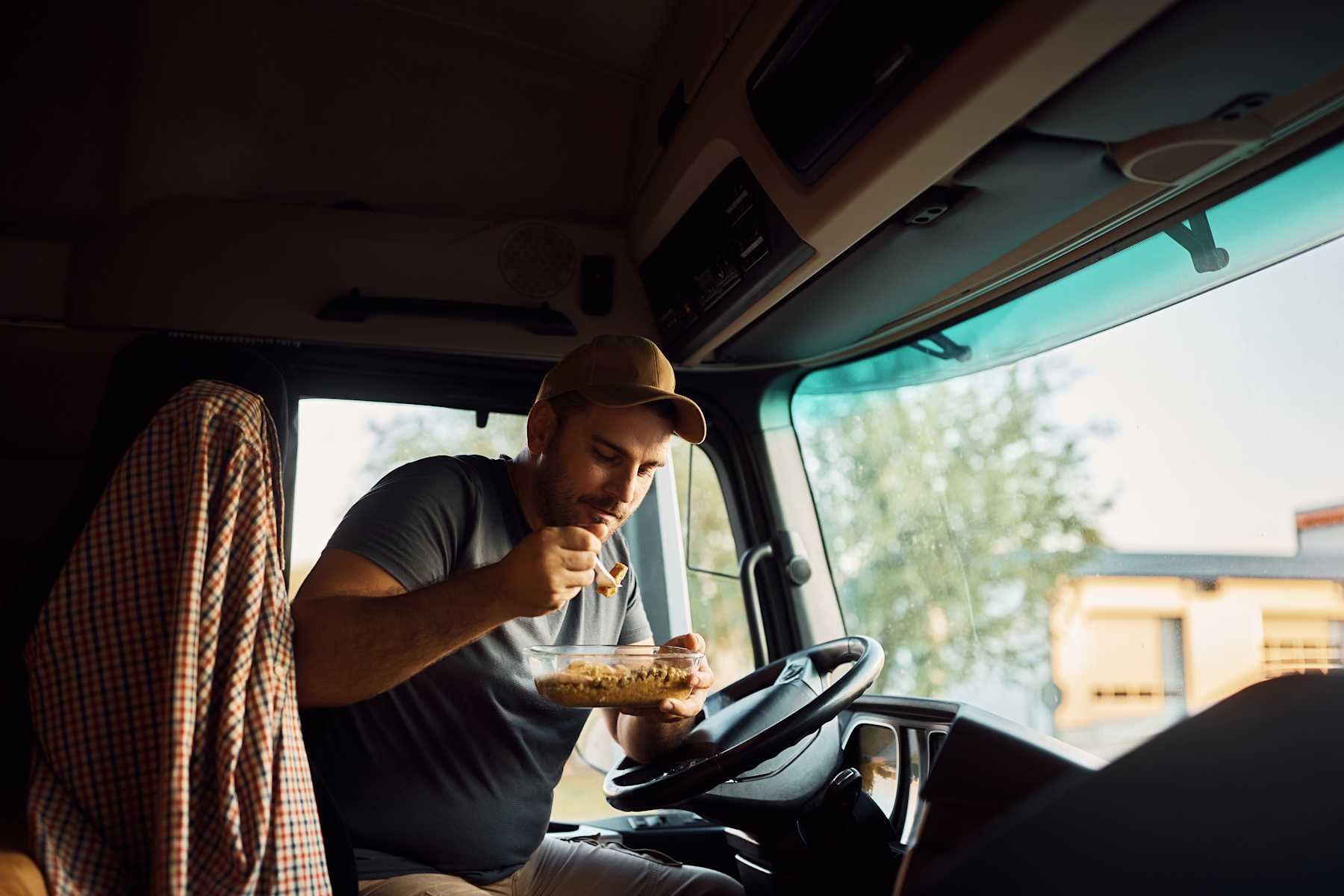 The Truck Driver's Ultimate Guide to Healthy Eating on the Road - DDTSI