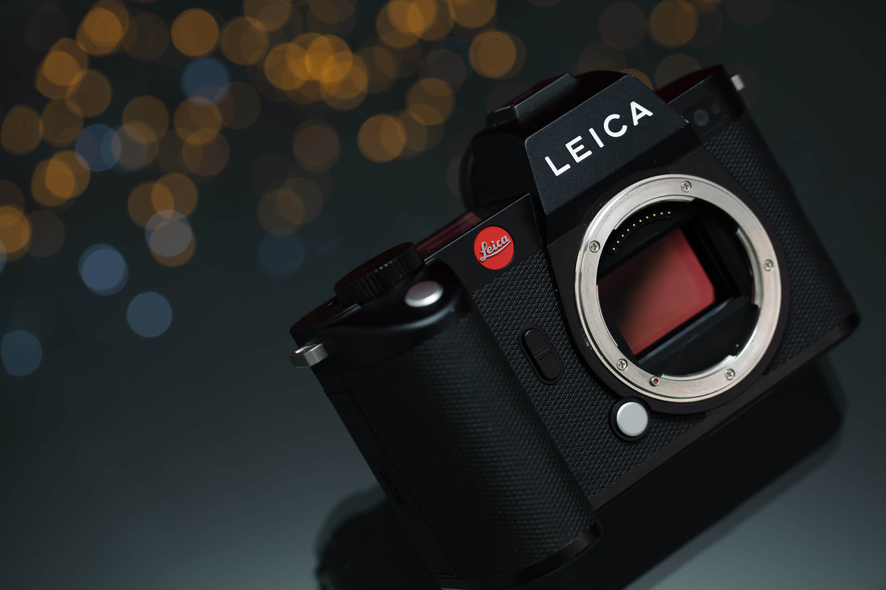 Review: A closer look at the Leica SL2 | MPB