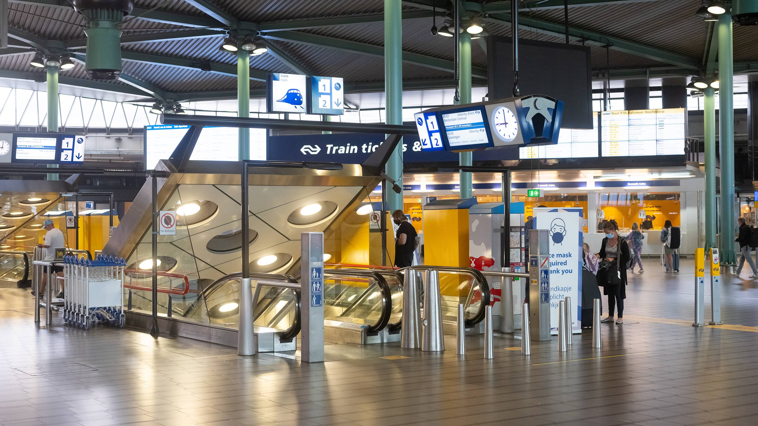 Schiphol | 17 juni: Schiphol slecht bereikbaar door staking NS en ...