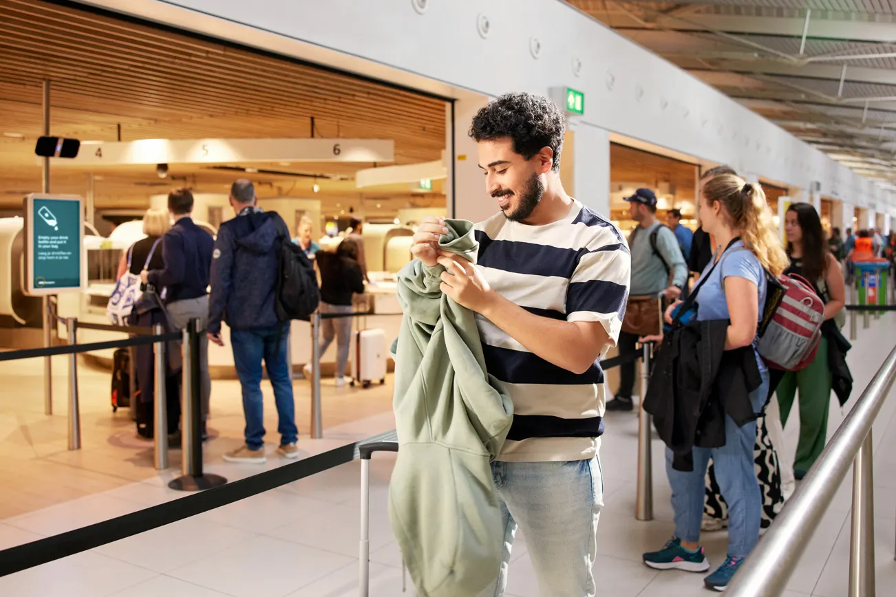 Schiphol | Get ready for security