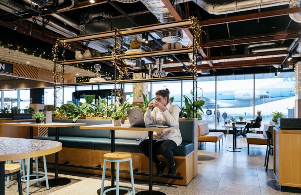 Plane spotting in the Panorama Restaurant