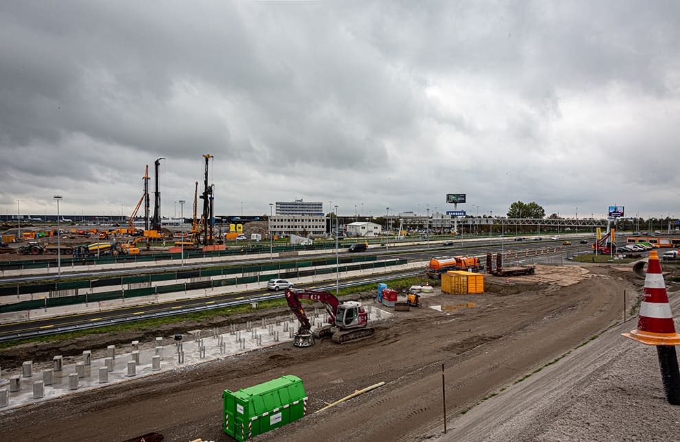 Schiphol | Bouw viaduct over A4 in volle gang