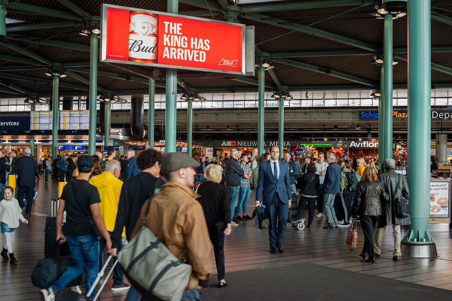 Schiphol Advertising - Campaign Bud arrives at Schiphol