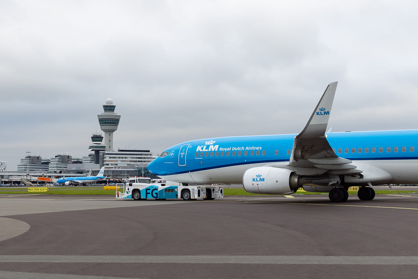 Taxibot brings KLM aircraft to Polderbaan Runway for the first time