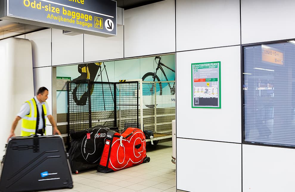 Schiphol | Flying with odd-size baggage? No problem!