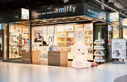 Schiphol | Shop at Schiphol - Discover all shops