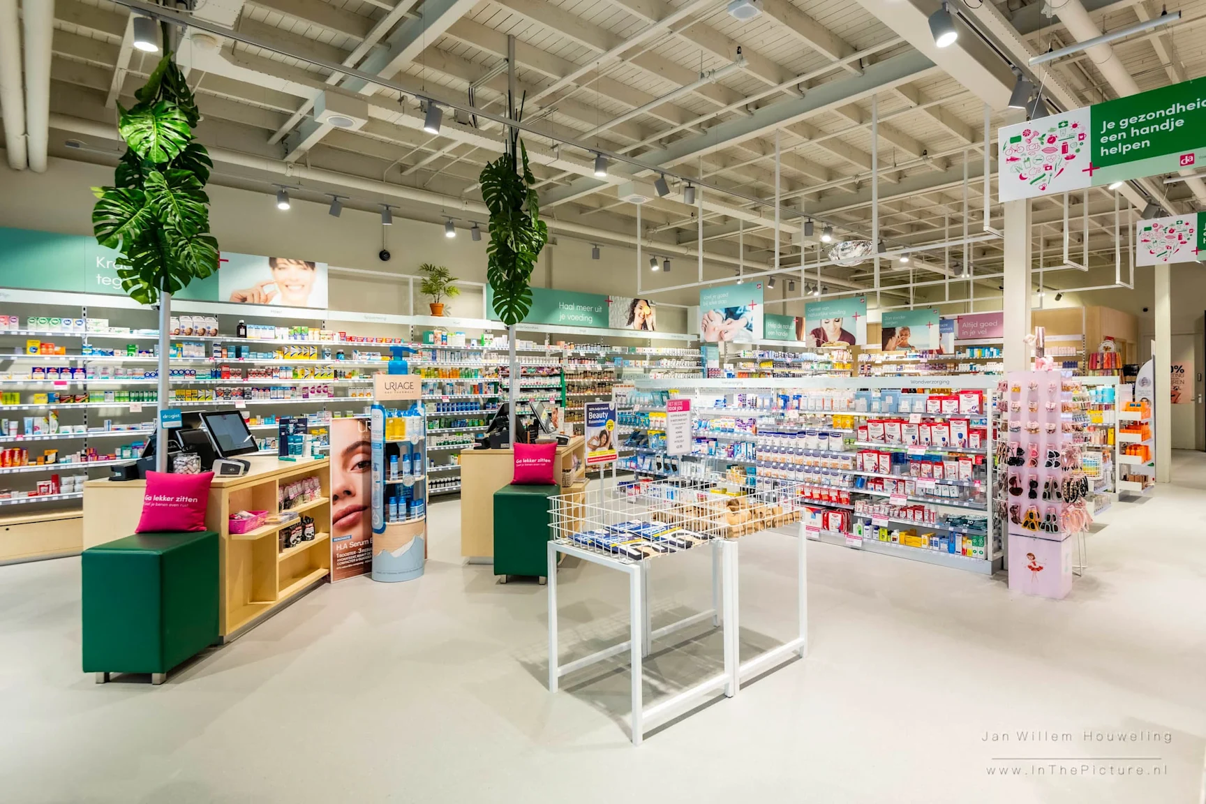 DA Schiphol | drogist op Plaza - voor security | Schiphol