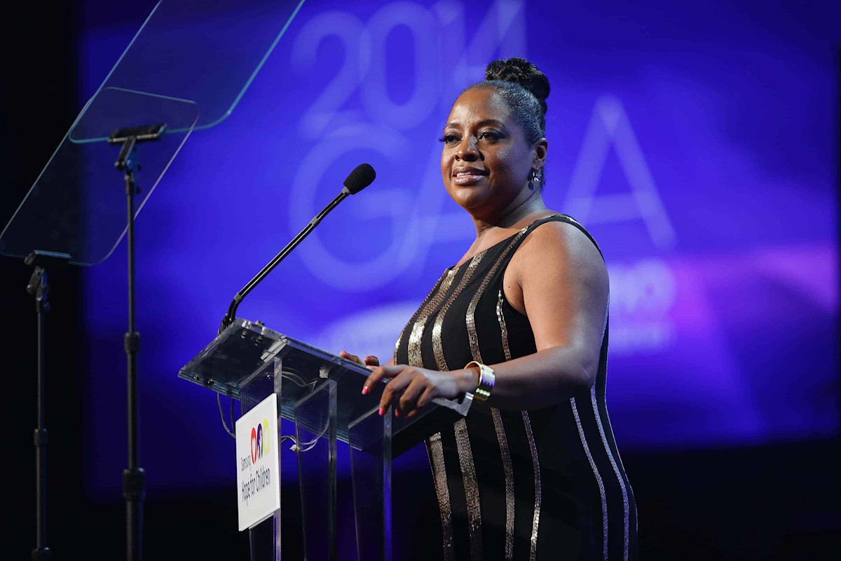 Sherri Shepard Disgusted After A Fight Breaks Out At Ricky Harris's ...