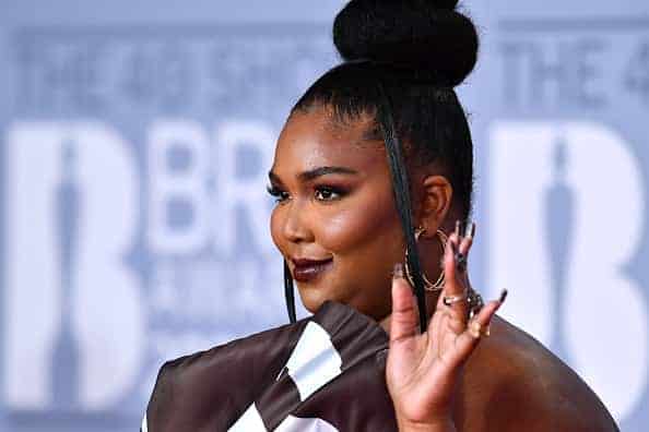 Lizzo Goes Completely Nude & Embraces Her Beautiful Skin + Curves!