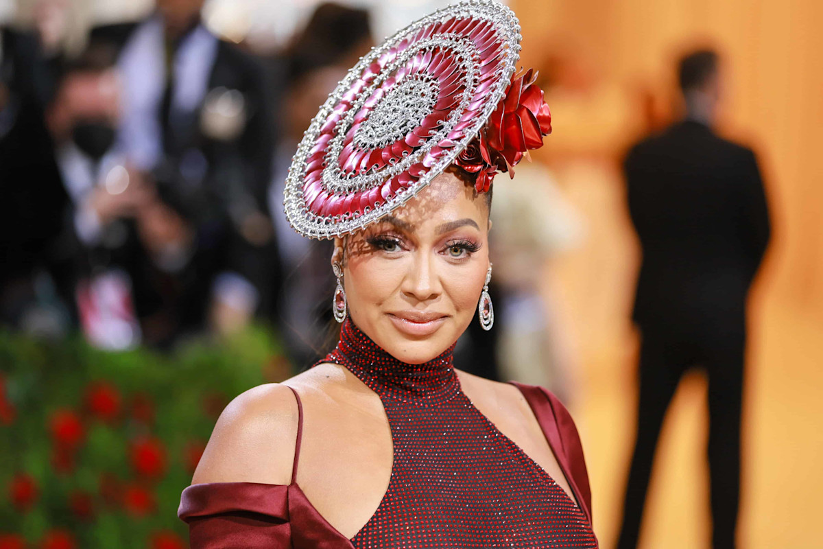 LaLa Breaks The Internet In Revealing Cut-Out Bodysuit, Shows Off Thick ...