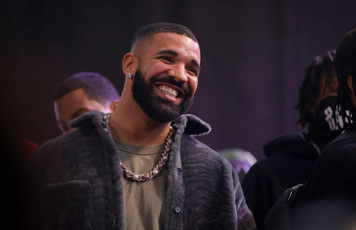 Drake Debuts A Brand New Hairstyle, Fans Call Him 'Slick Back Papi'
