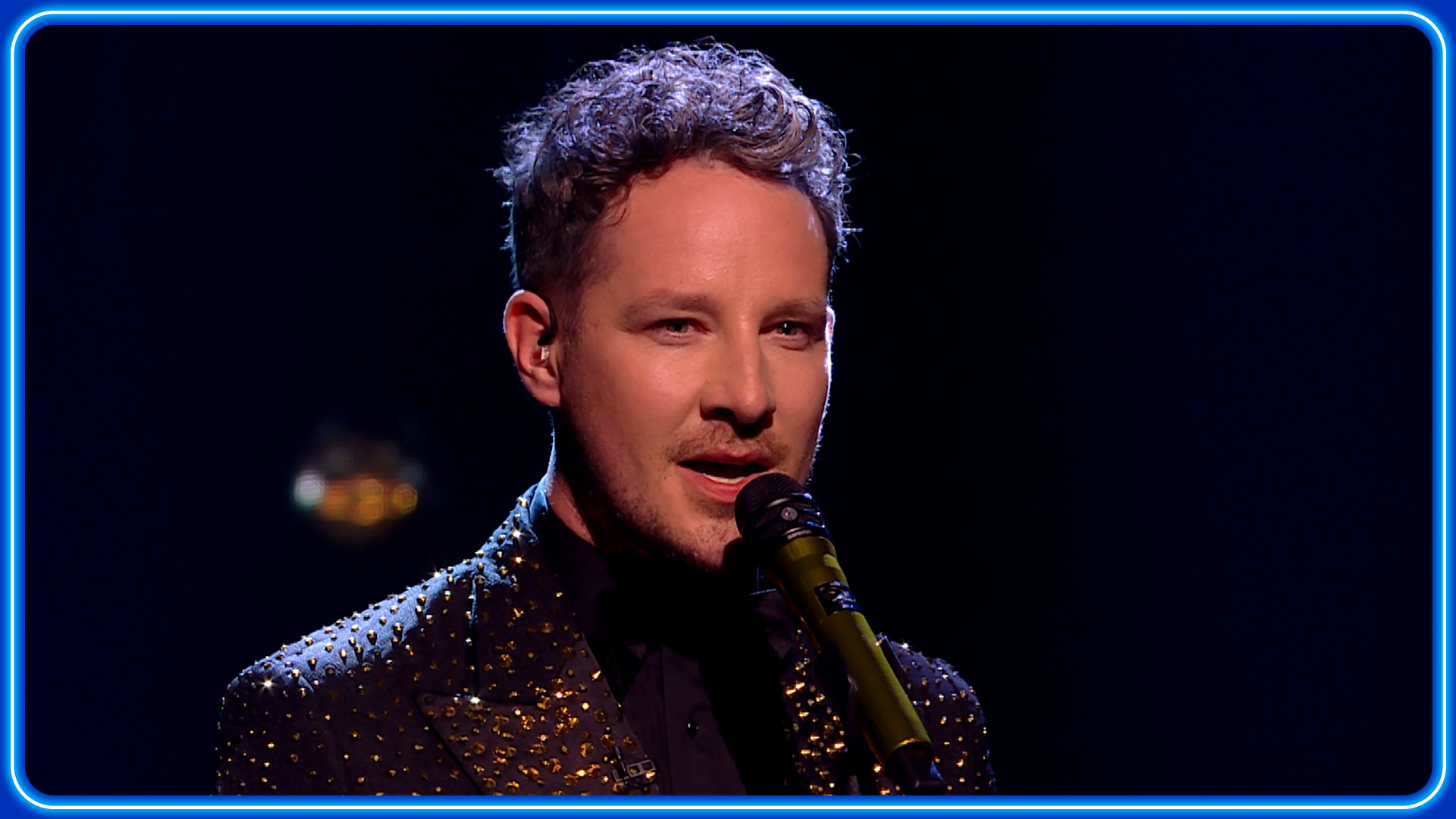 Viral sensation Max Fox lives out his DREAM with Frank Sinatra ...