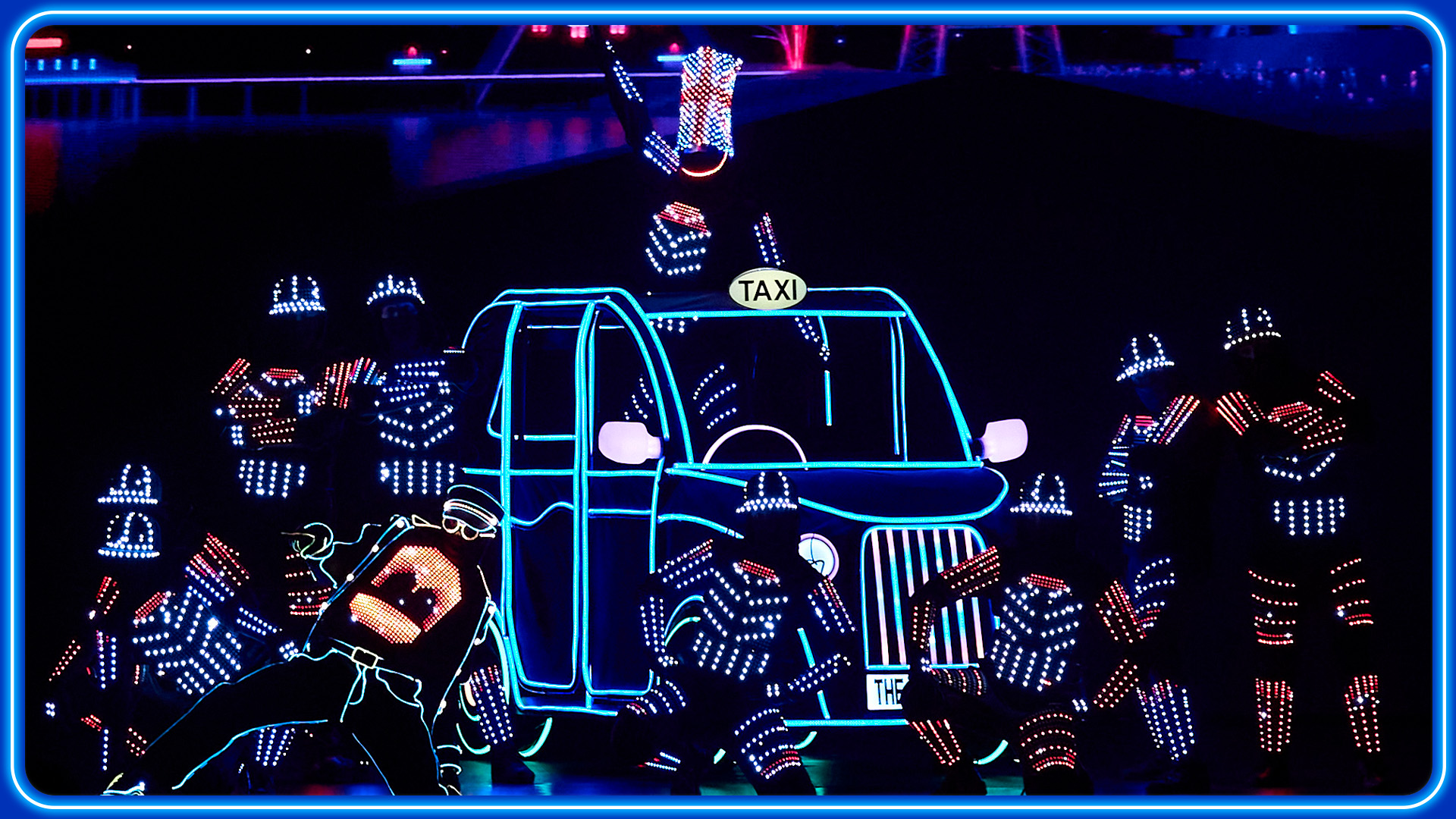 The Blackouts give INCREDIBLE 'British Icons' light spectacle | Britain ...