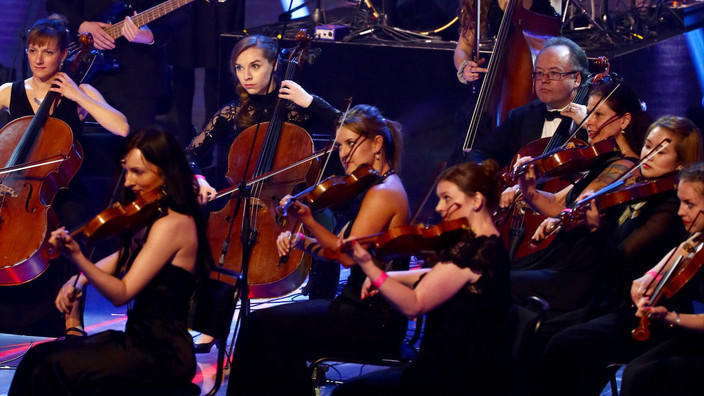 The Collaborative Orchestra and Singers take over the studio! | Britain ...