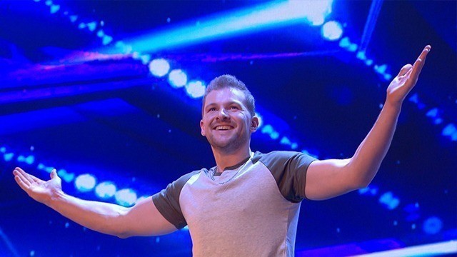 Sascha Williams blows the Judges away with his OUTRAGEOUS act ...