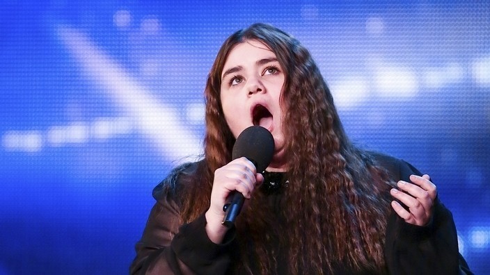 Can nervous opera singer Emma Jones find her voice? | Britain's Got Talent
