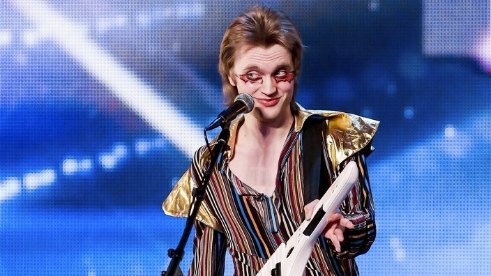 Singer Mark REALLY loves the 80's, could this be the final countdown ...