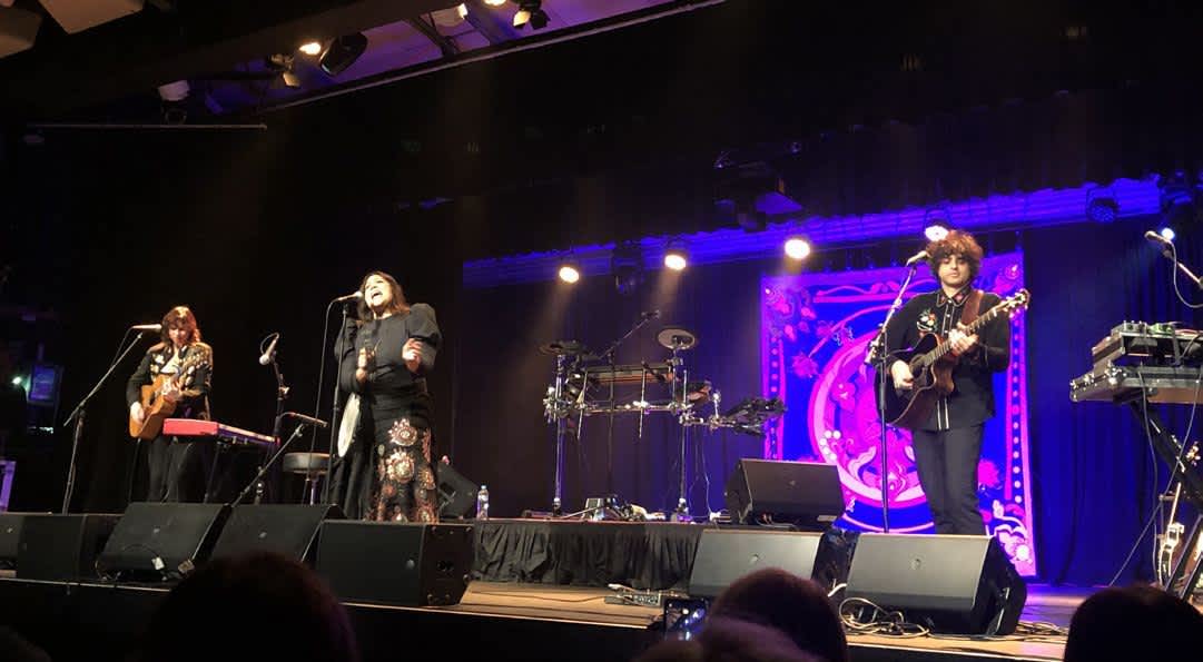 Kate Ceberano Brings Down The House In Cowra | The Cowra Phoenix ...