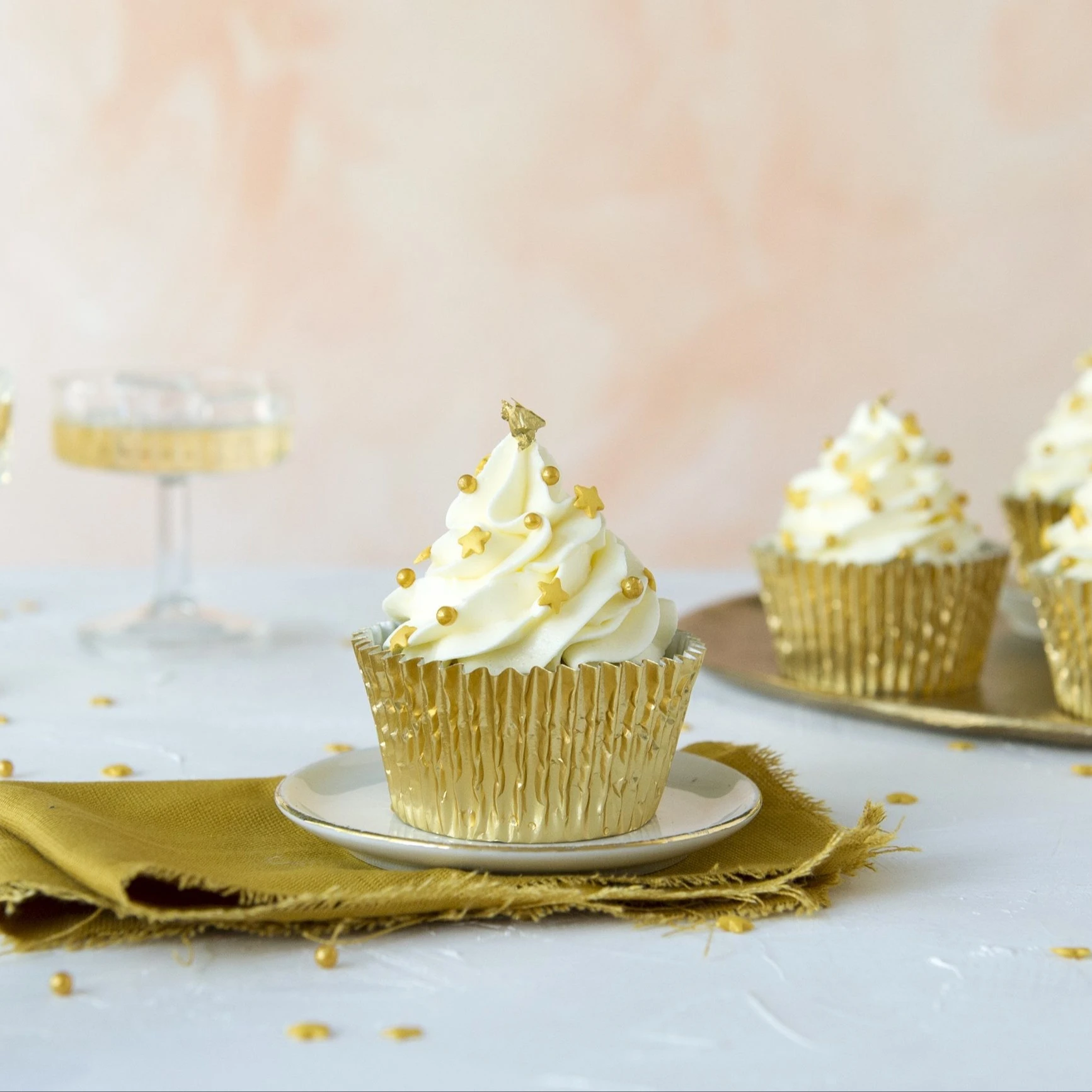 Golden cupcakes | Bakken.nl