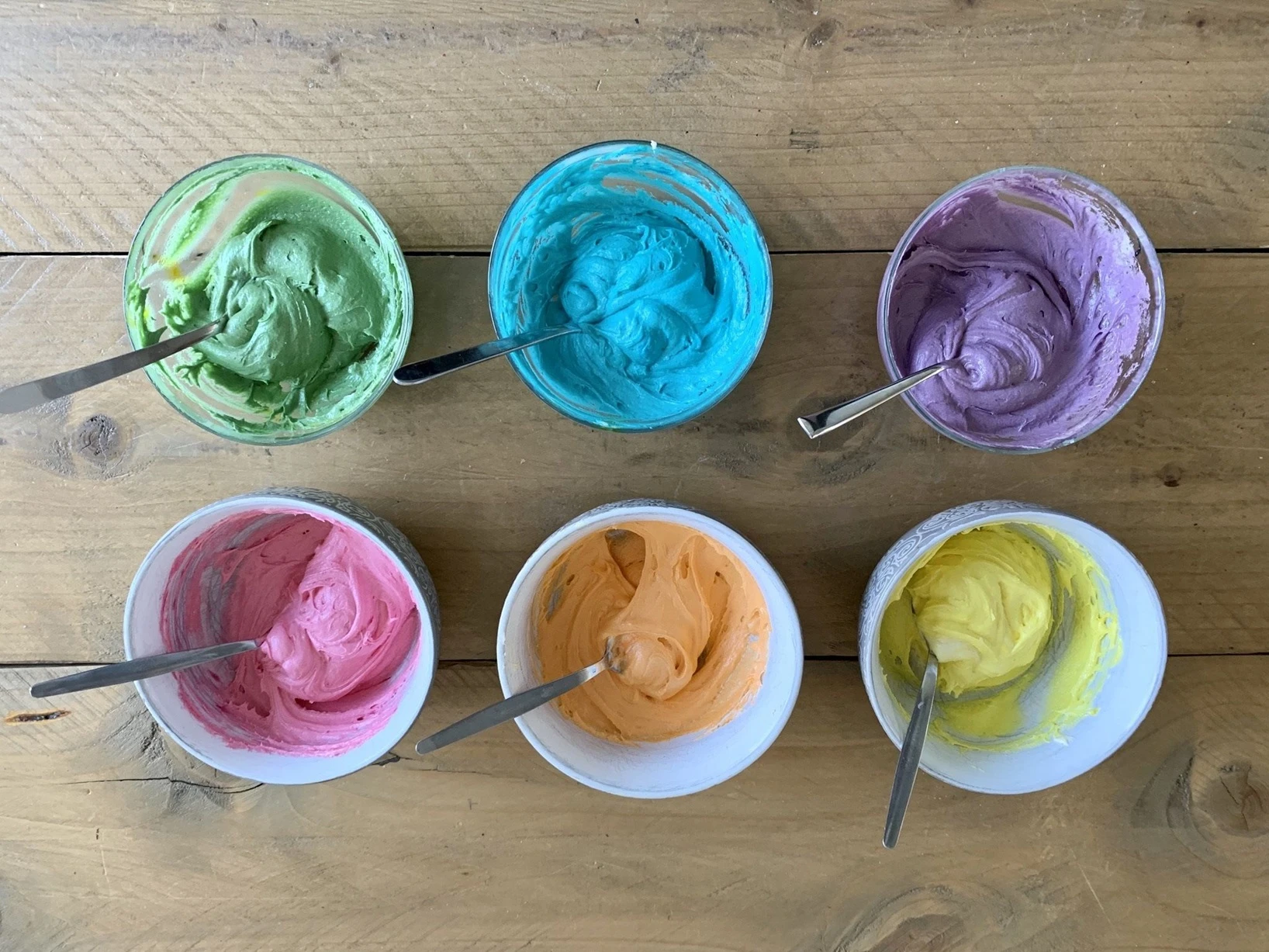 Rainbow cupcakes | Bakken.nl