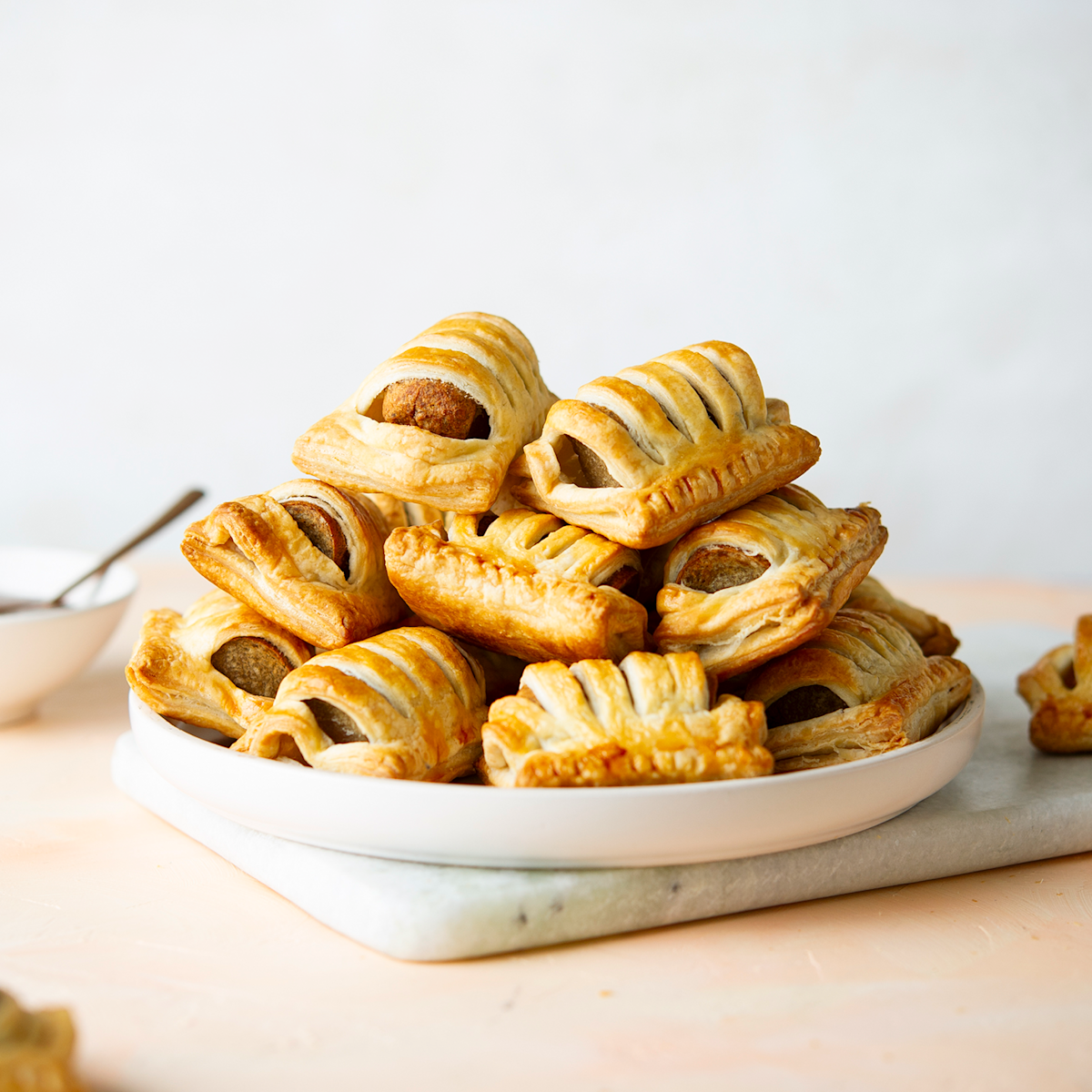 Mini frikandelbroodjes | Bakken.nl