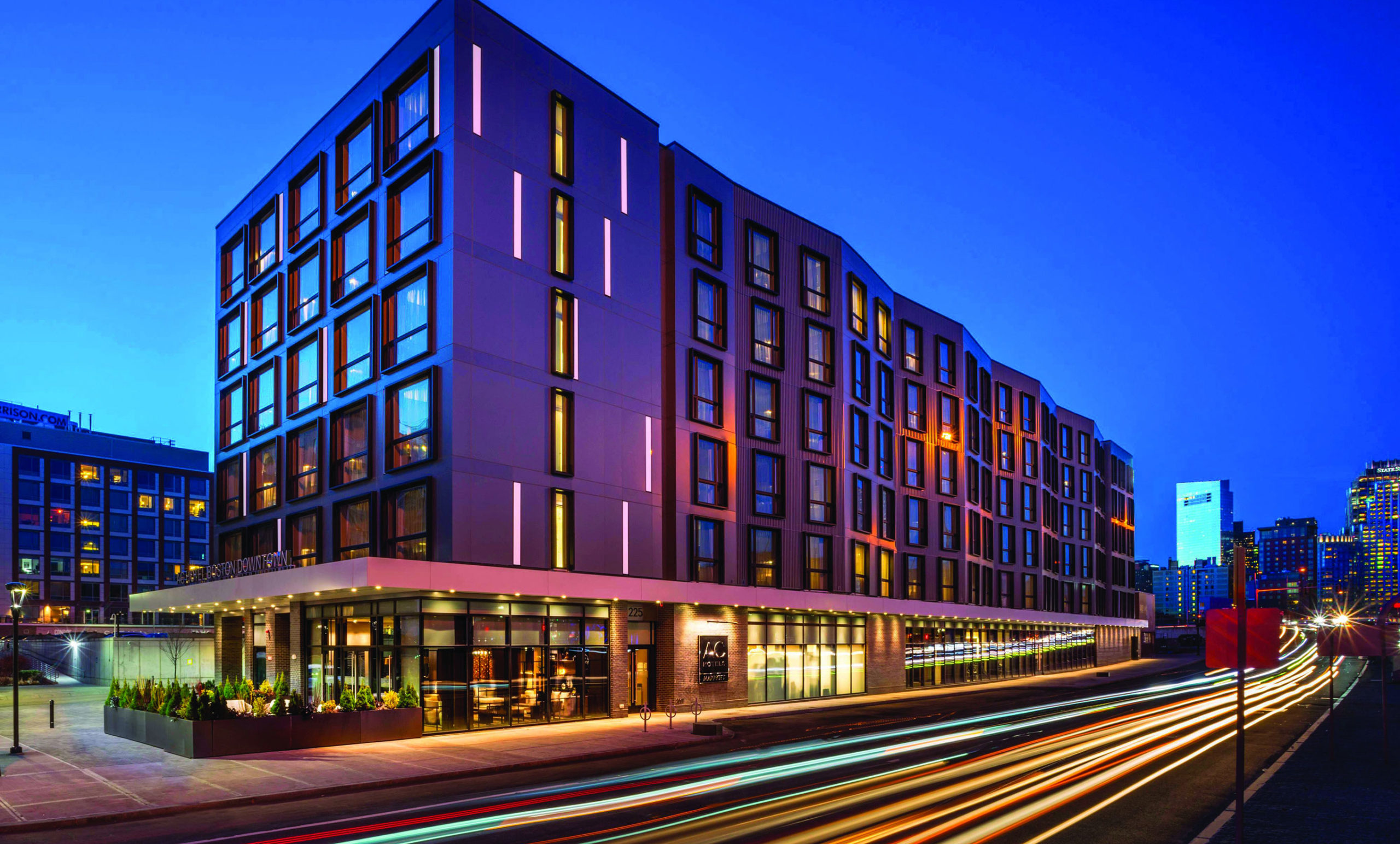 RLJ Lodging Trust (Tii:RLJ) | TiiCKER