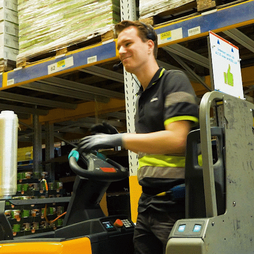What is a Warehouse Team Leader and how do I become one?