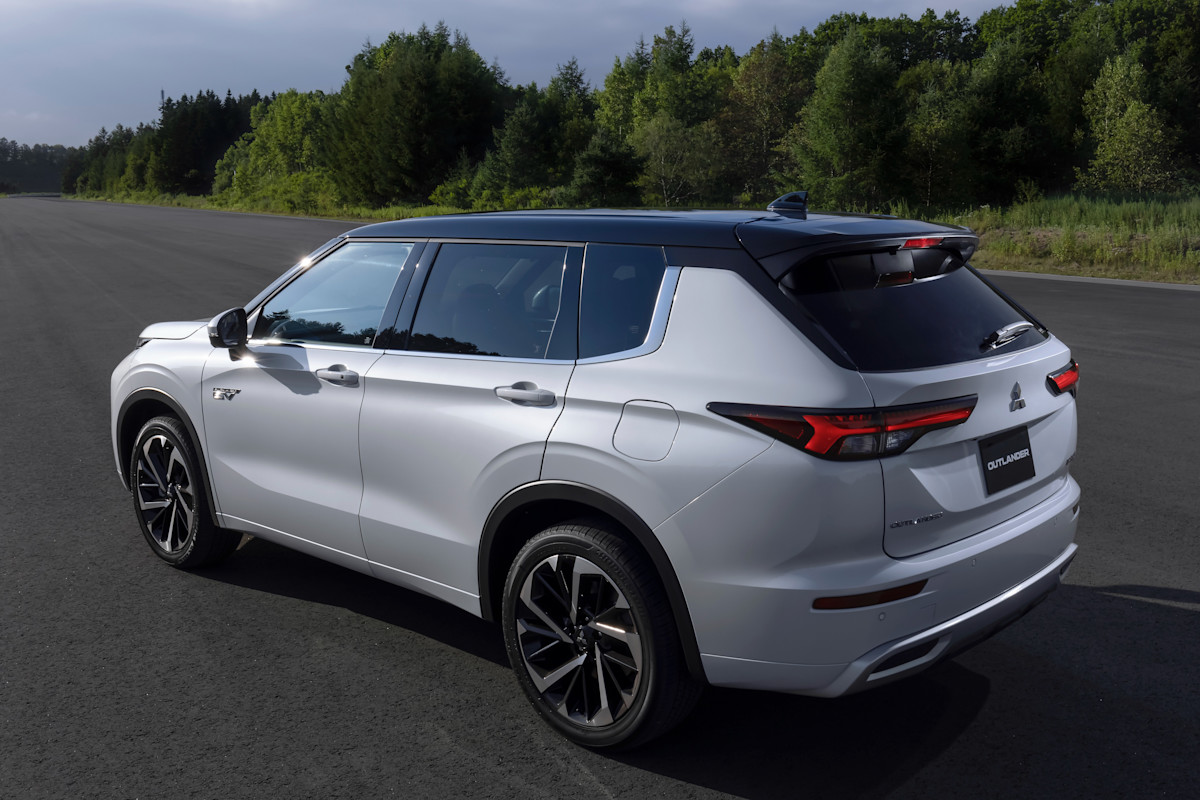2026 Mitsubishi Outlander Hybrid Plug-In Pricing, Specs, and Release ...