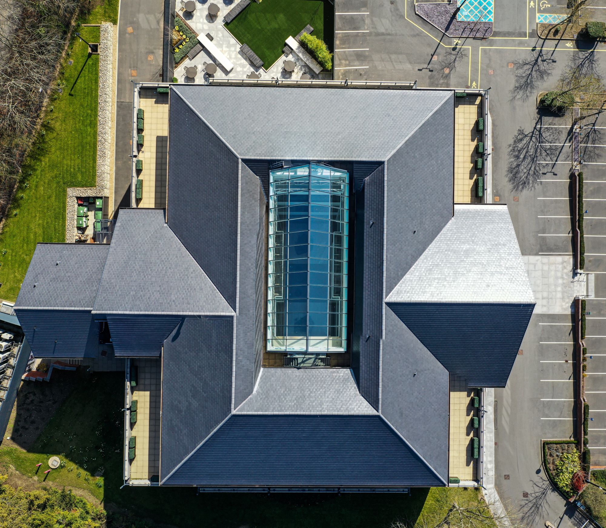 BMI UK | Commercial Building with SpecMaster and Cambrian