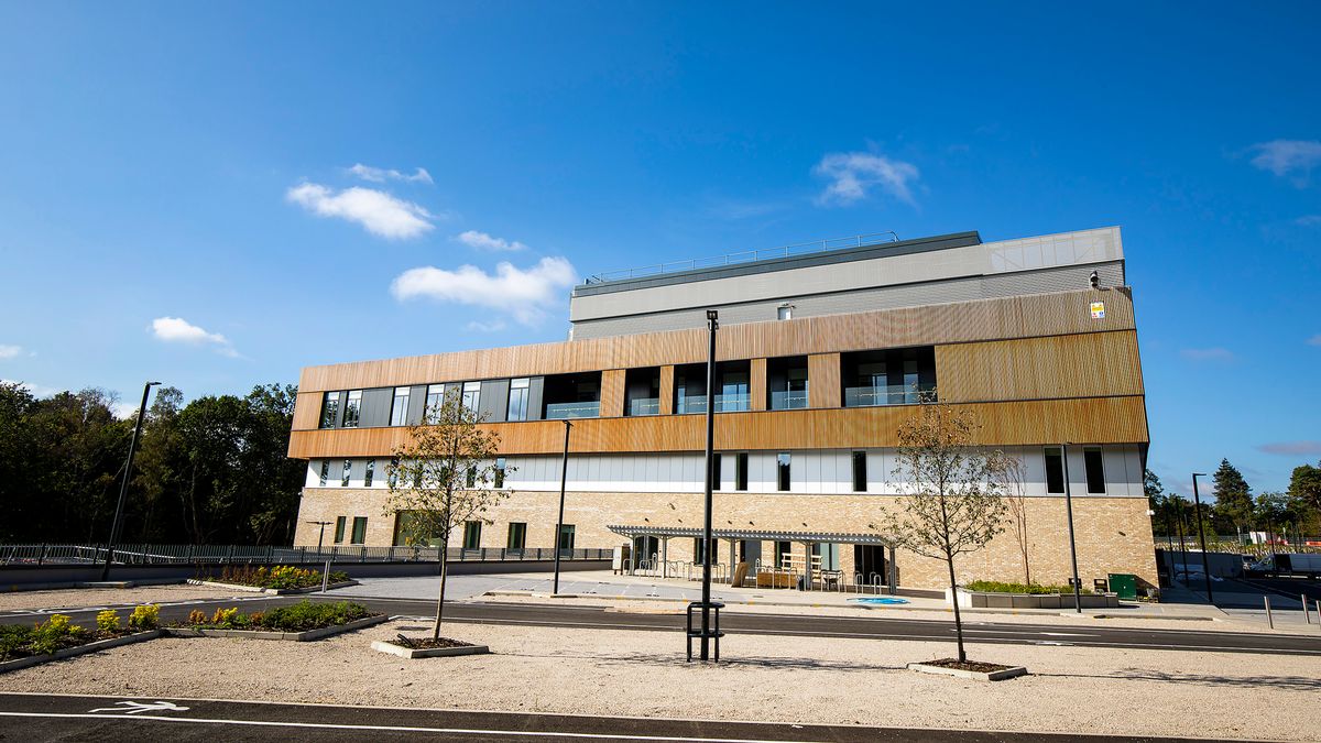 BMI UK | Heatherwood Hospital Roofing Project Wins NFRC Award